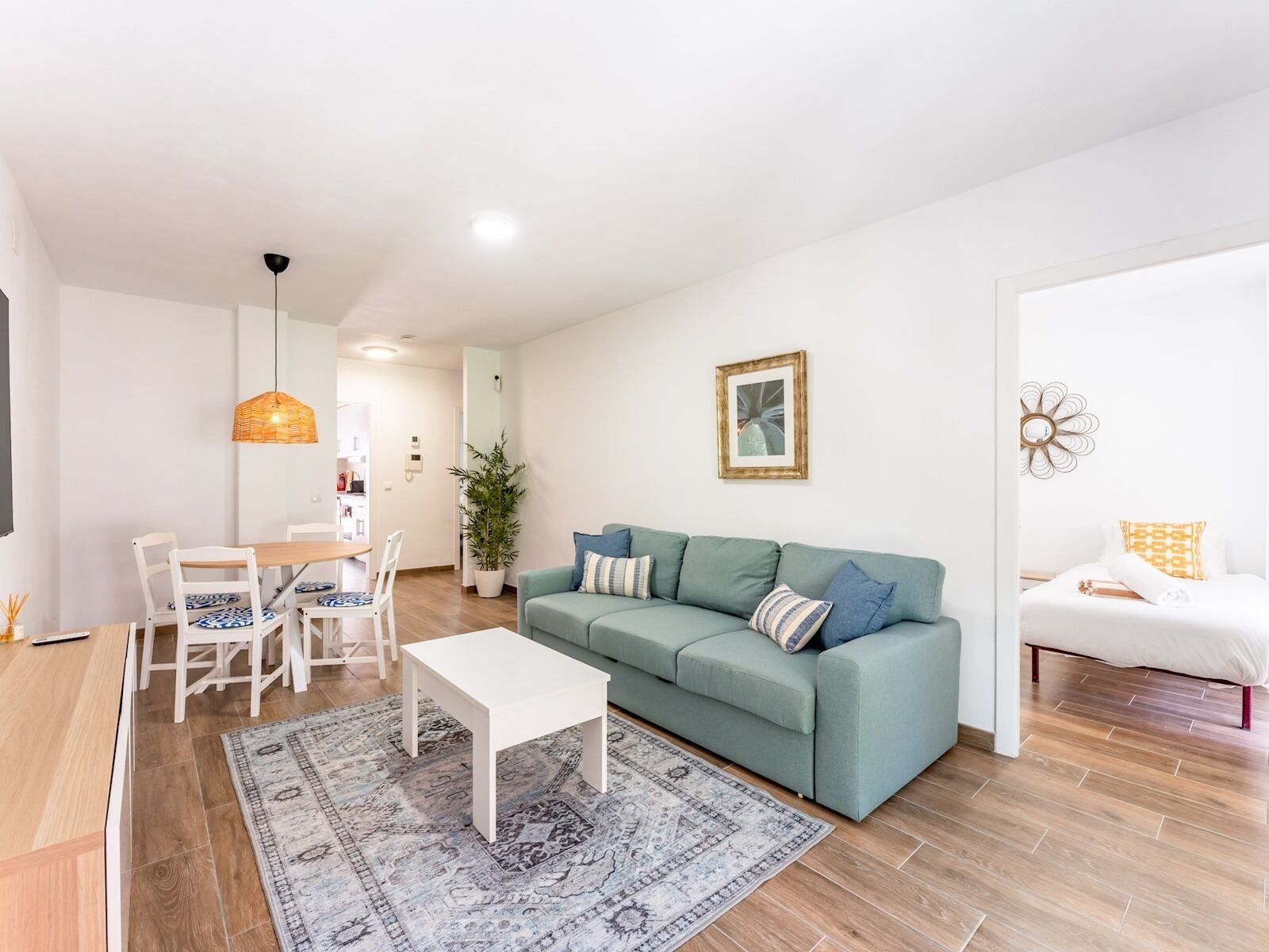 2-bed In Heart Of Los Boliches | Pass The Keys - Fuengirola