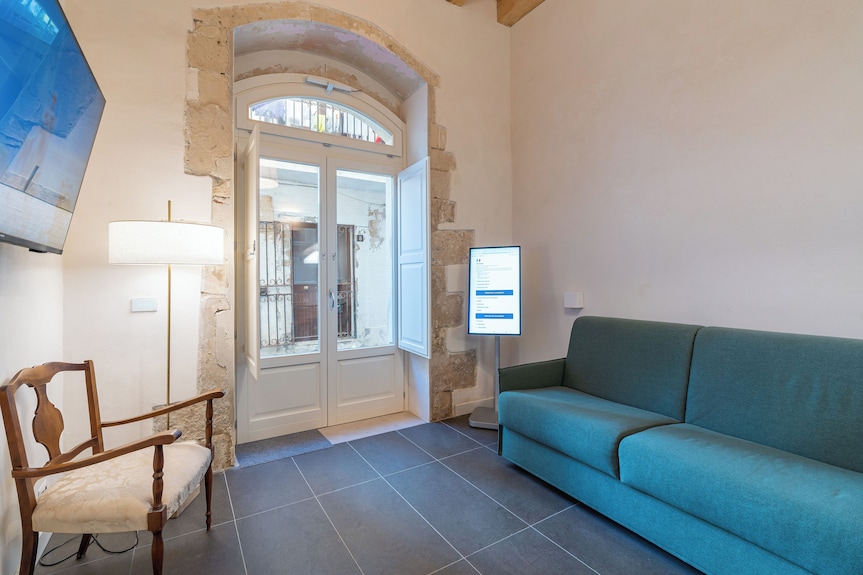 La Dimora Di San Nicola Charming Apartment | Terrace & Jacuzzi Access - Syracuse