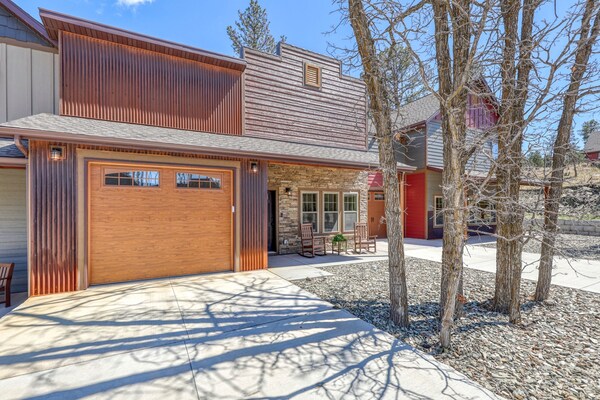 Gold Rush Charm Meets Modern Comfort - Hermosa, SD