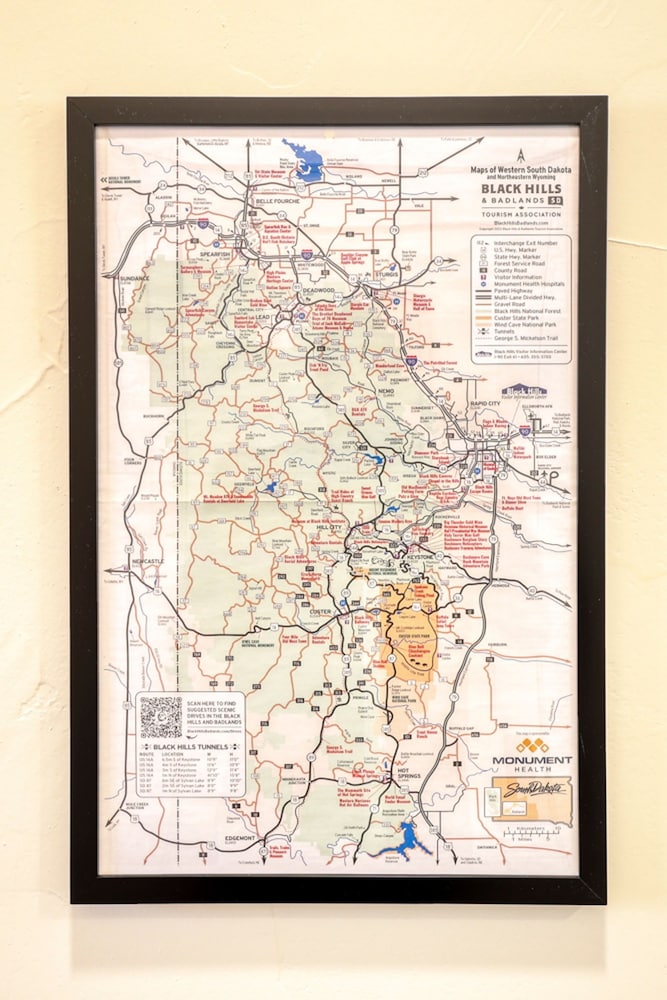 Gold Mining Condo King Bed Modern Comforts - Hermosa, SD