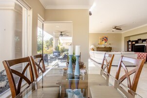 Casa | 3 quartos, acesso à internet de alta velocidade