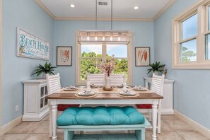 Casa | 4 quartos, acesso à internet de alta velocidade