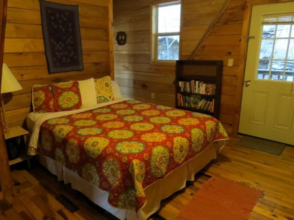 Secluded Cliffside Cabin Near Red River Gorge - Pine Ridge | Vrbo