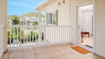 Apartamento Deluxe em Condomínio Fechado, vista para a montanha | Terraço/pátio interior