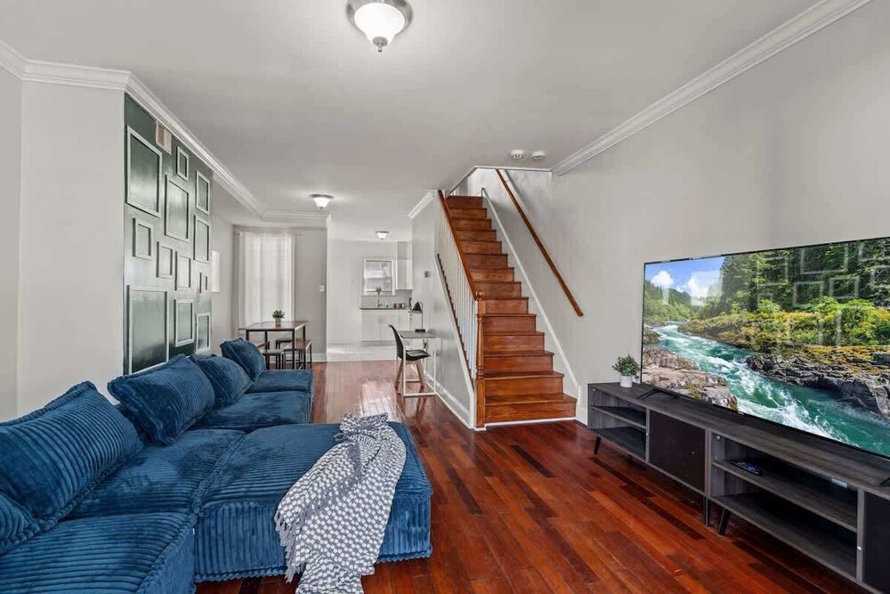 Stadium District Quarters | 3 Bedrooms + Game Room - Philadelphia | Stayz