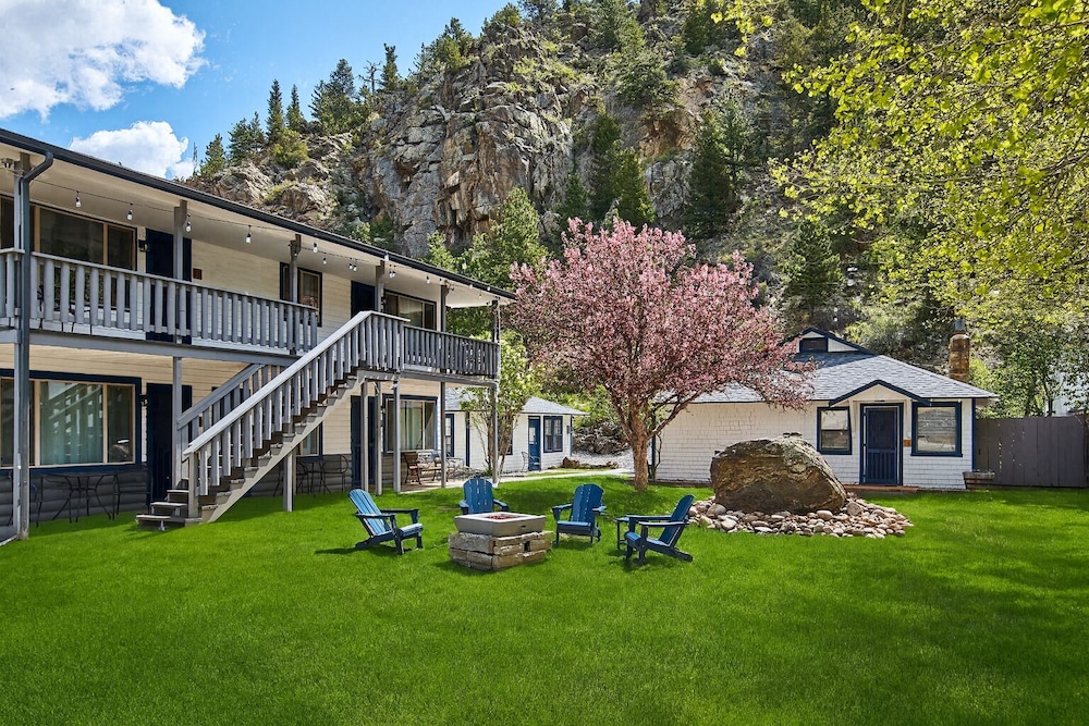 Misty Mountain Lodge - Estes Park, CO