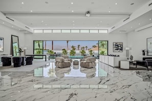 Casa (Multiple Bedrooms) | Interior