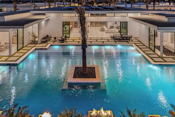 Casa (Multiple Bedrooms) | Interior