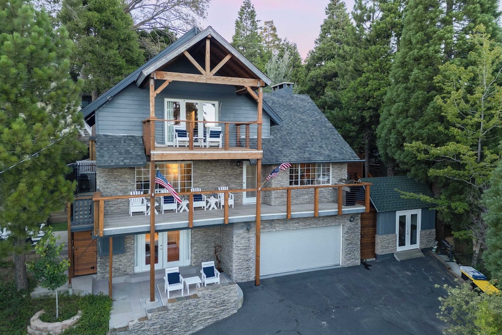 Sauna, Lake Views + Firepits Walk To Lake & Trails Zurich Drive By Avantstay - Running Springs