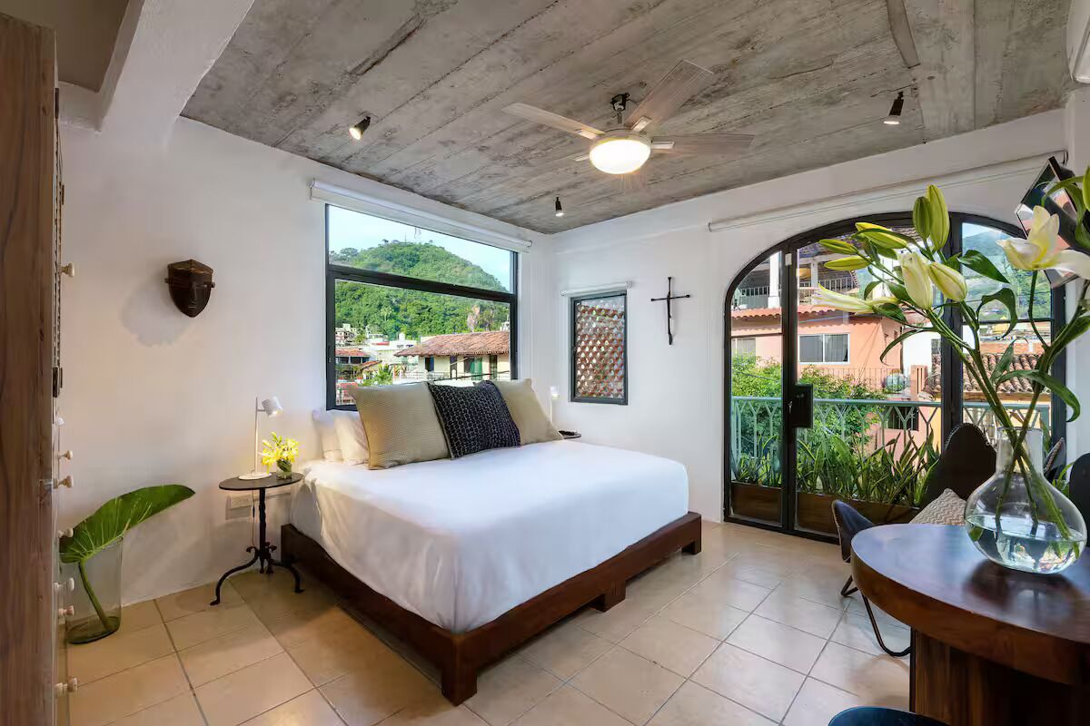 Estúdio luxo, vista para a montanha, na torre | Cofres nos quartos, quartos à prova de som