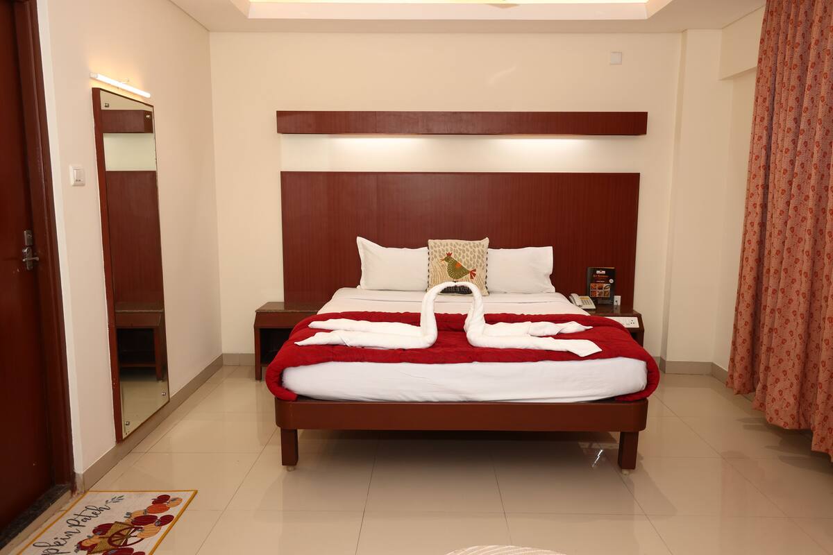 Suite Executiva | Roupa hipoalergénica, cofre no quarto, com decoração personalizada