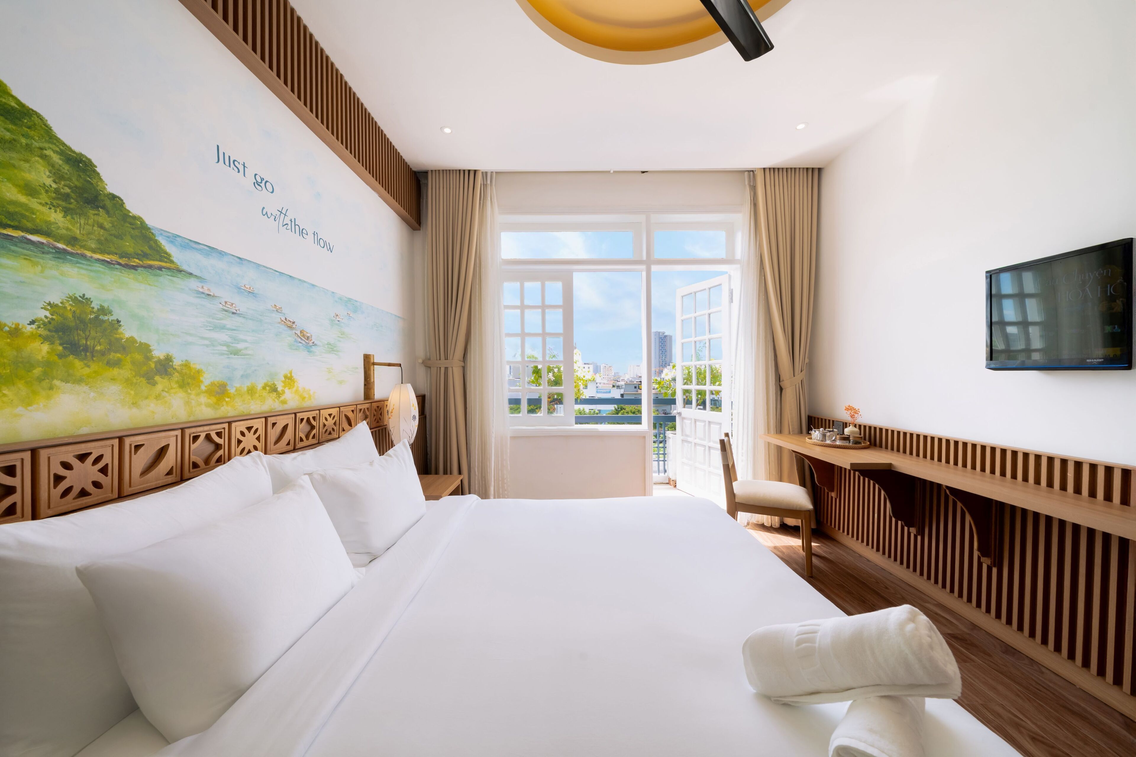 Quarto casal luxo, sacada | Cortinas blackout, Wi-Fi de cortesia