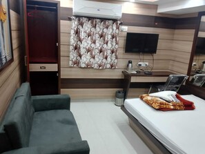 Quarto Standard | Secretária, camas desdobráveis, Wi-fi grátis, roupa de cama fornecida