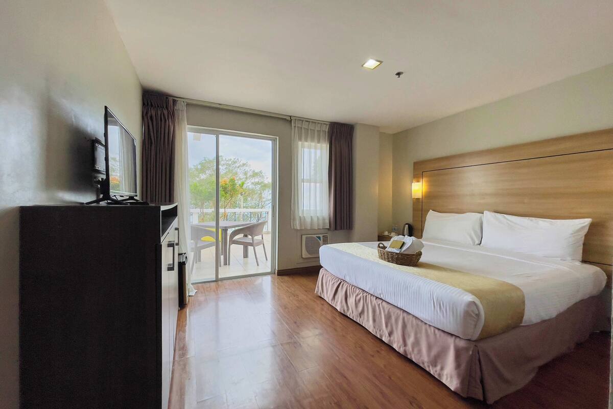 Deluxe King Room | Secretária, Wi-fi grátis, roupa de cama fornecida