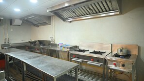Café da manhã, almoço e jantar; culinária vegetariana