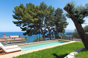 Piscina externa sazonal
