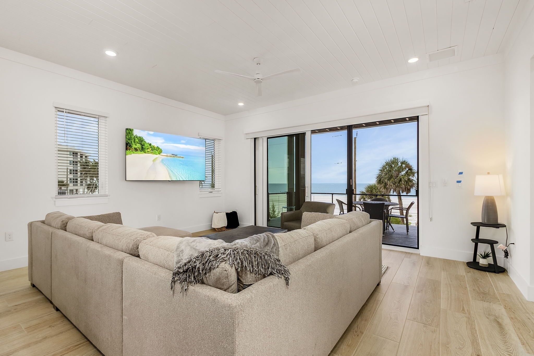 Casa, 5 quartos | Sala de estar | Smart TV 