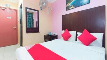 Quarto Básico | Secretária, secretária adequada para computadores portáteis