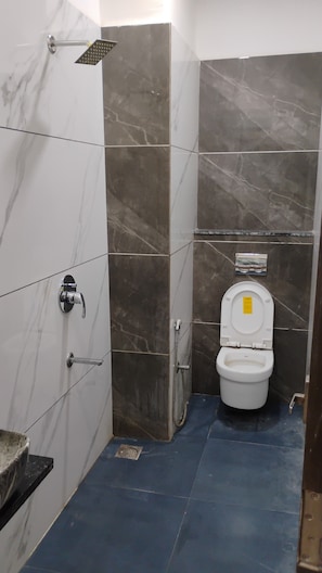 Quarto luxo | Banheiro
