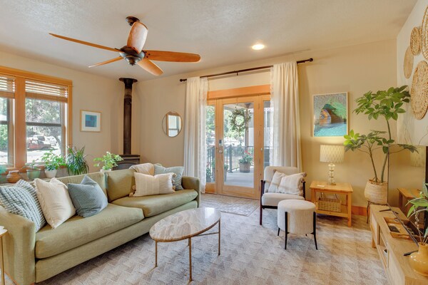 Half-mi To Scotts Mills Falls: Wine Country Apt - Bethany, OR