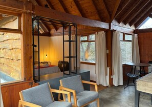 Cabana de Madeira Standard | Wi-fi grátis, roupa de cama fornecida