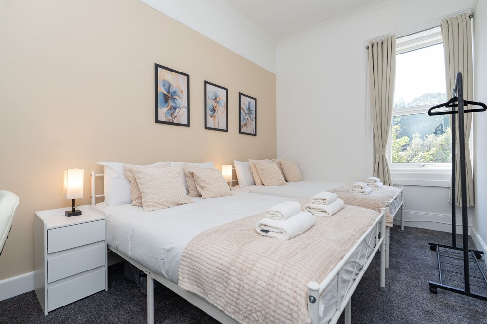 Open Mind Property - Flat for EIGHT - Bournemouth | Vrbo