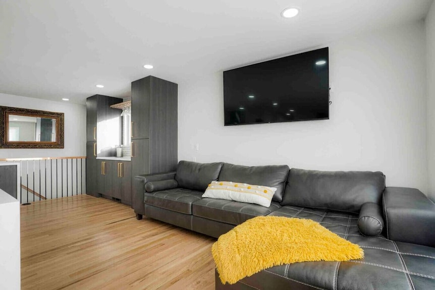 Sleeps 16 - 15 Min/downtown, 10 Min/medical Center - Aurora, CO