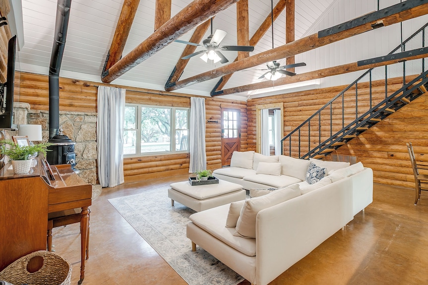 Spacious 4br Cabin Retreat W/ Modern Upgrades, Peaceful Trees & Near Lake - Weatherford, TX