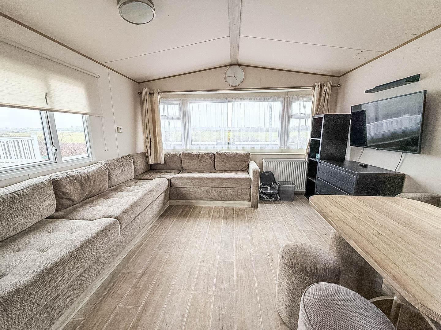Stunning Caravan With Wifi & Decking At St Osyth Beach In Essex Ref 28007sv - Mersea Island