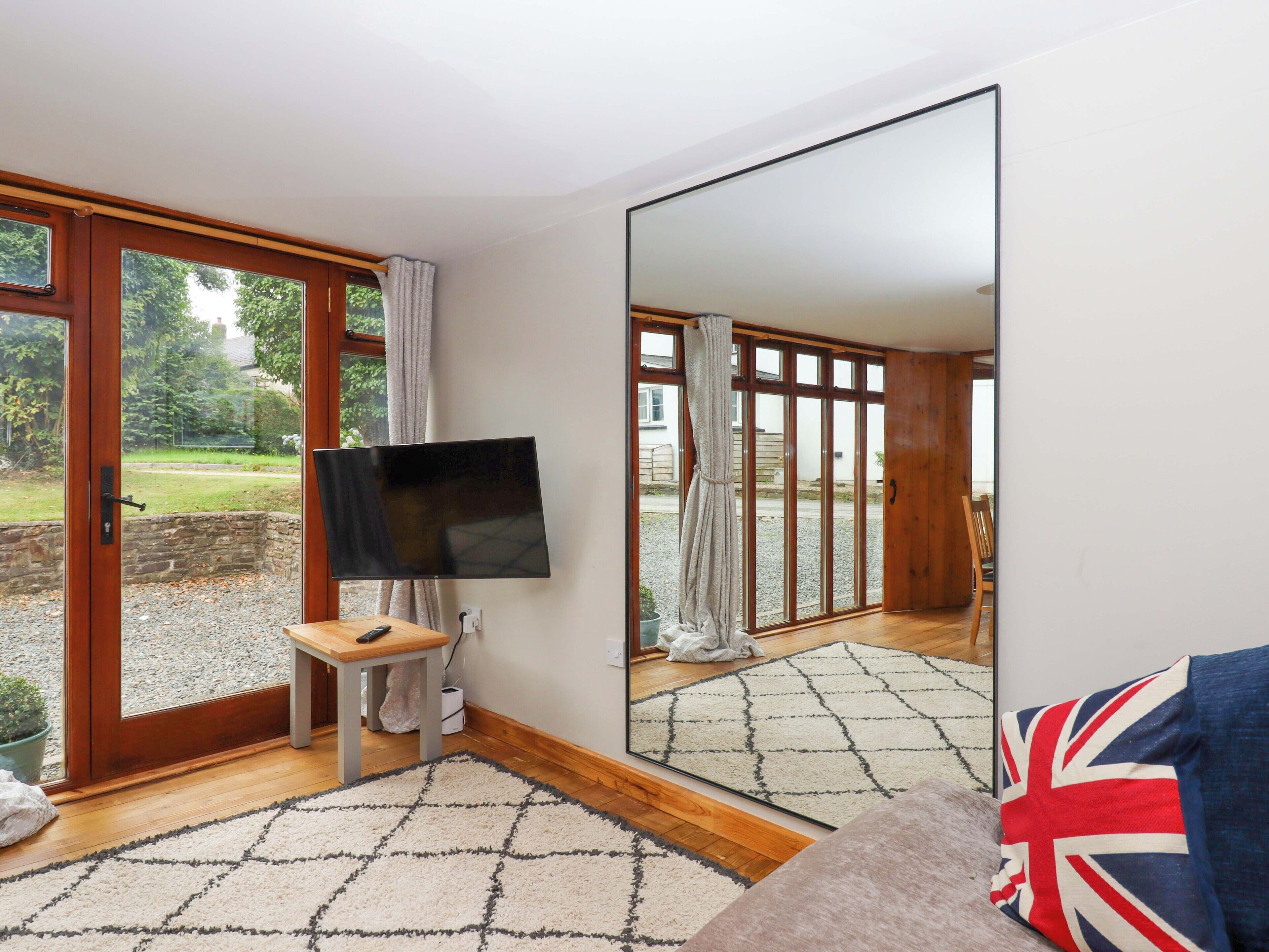 Church Barn, Pet Friendly, With A Garden In Bradworthy - Holsworthy