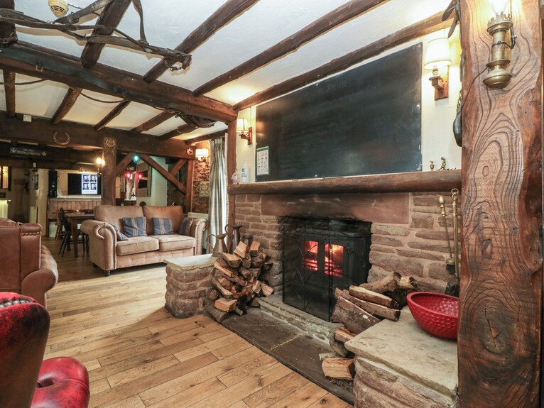 Penny Farthing Inn, Pet Friendly, With Open Fire In Ross-on-wye - Herefordshire