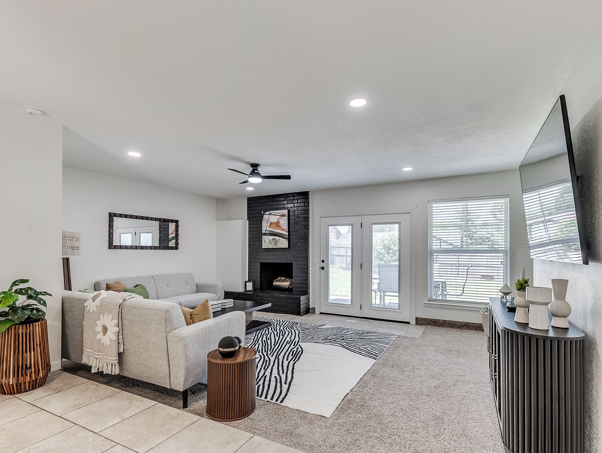 Chic 4br Retreat With Big Backyard And Outdoor Dining Spaces - Edmond, OK