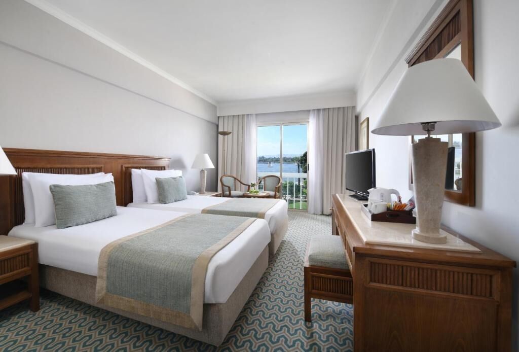 Tranquil Stay With Balcony Near Luxor Temple And Luxor Museum With Swimming Pool - Egipto