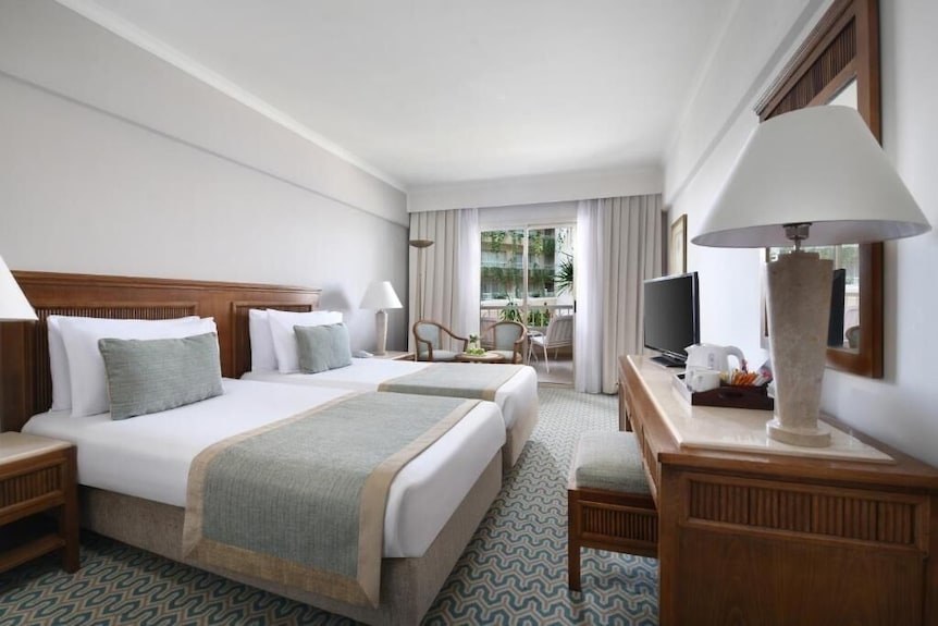 Explore Egypts Treasures In Vibrant Private Space Near Luxor Temple And Museum - Egypte