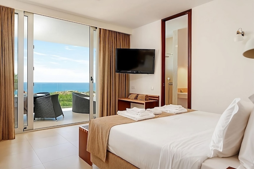 Convenient Stay! Full Kitchen, Private Pool, Free Parking, Beach Access! - Albufeira