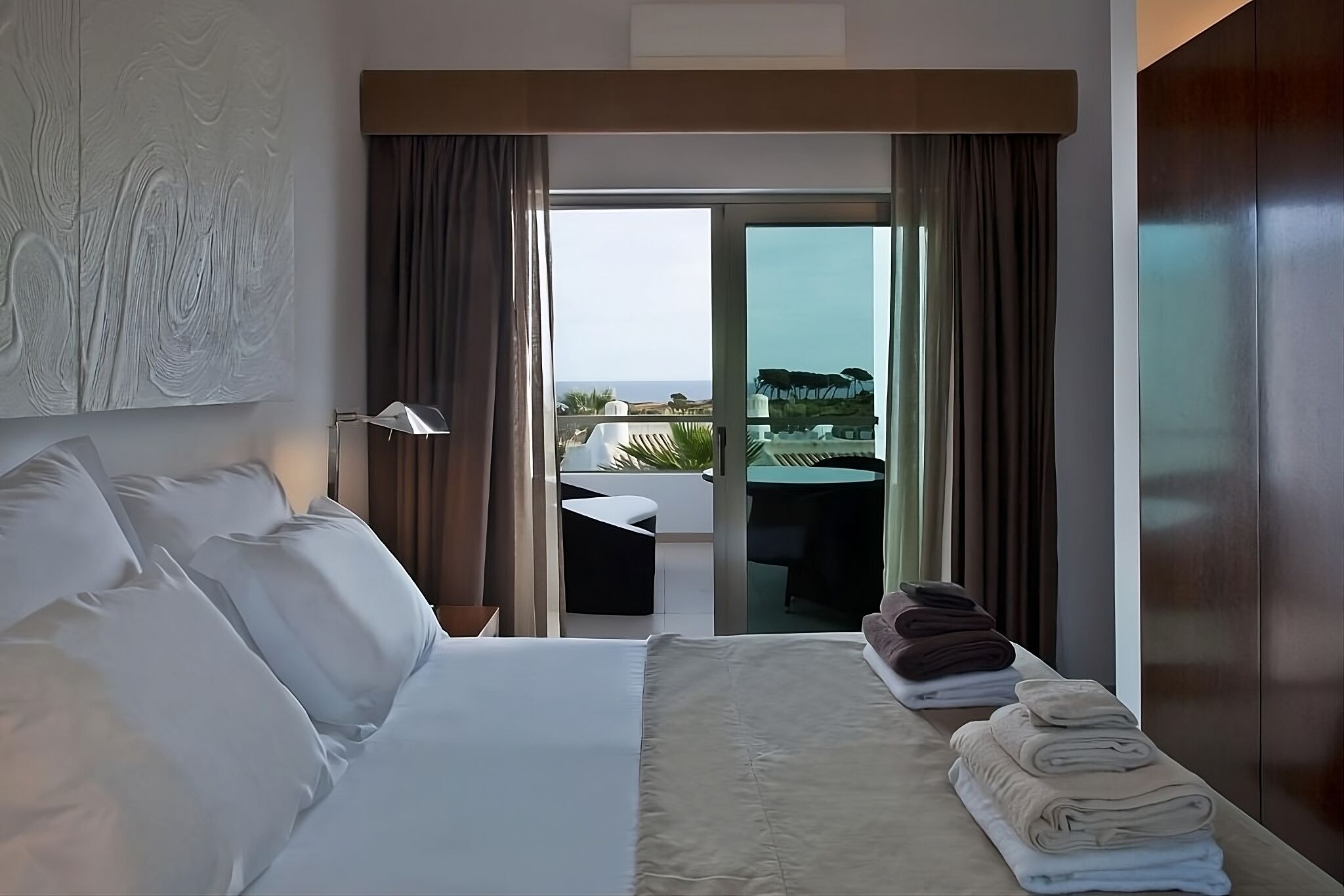 Your Home Away From Home! Fully-equipped Kitchen, Beach Access, Outdoor Pool! - Guia