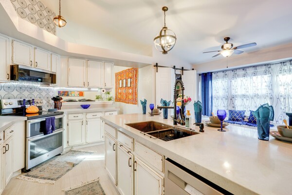 Luxe Outdoor Oasis: 'Palm Tree Villa' In Chandler - Chandler, AZ