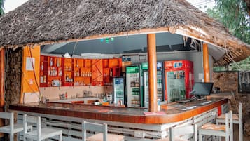 Bar à beira da piscina