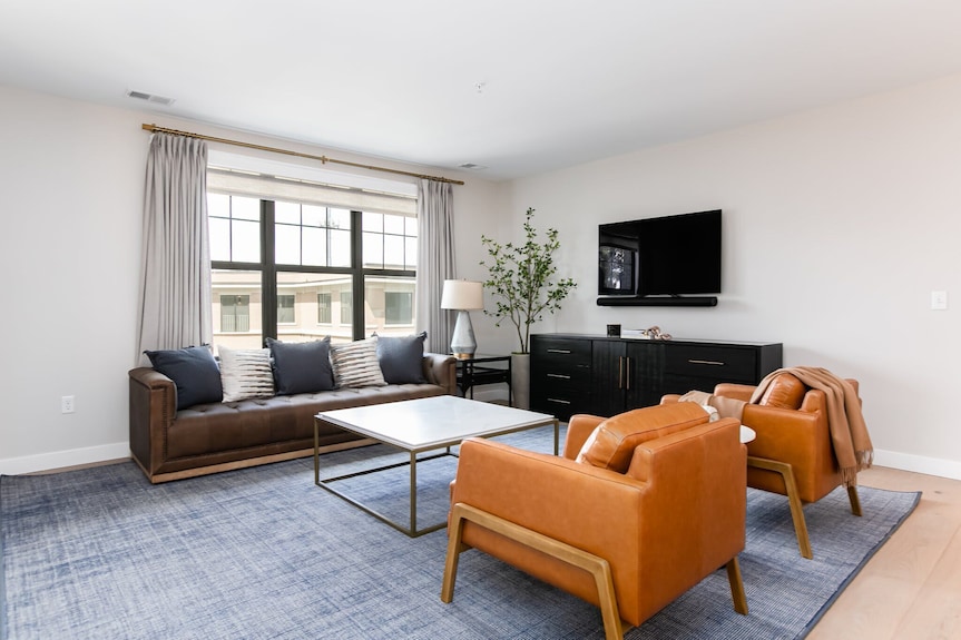 Luxury Condo Near Campus - South Bend