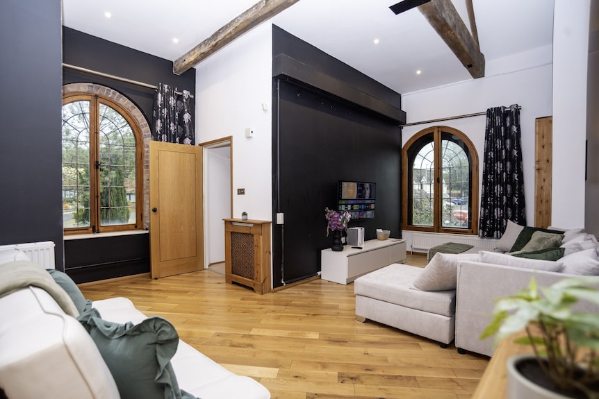 The Old Chapel - Telford - Sleeps 8 - 特爾福德