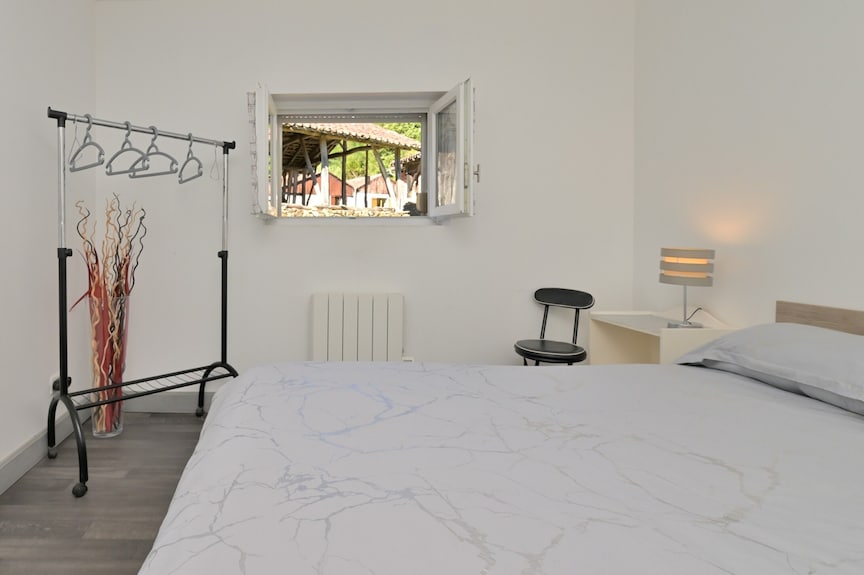 Appartement « Les Chambres Du Ruisseau » Avec Vue Montagne, Terrasse Partagée Et Wi-fi - Le Mourtis