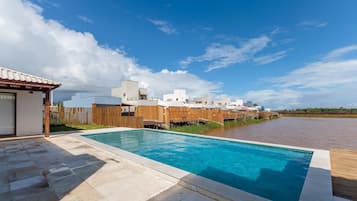 Vila básica | Piscina | Piscina externa