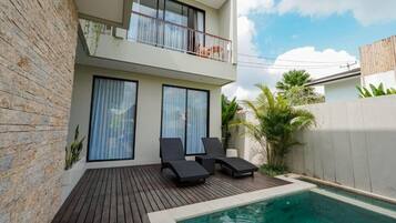 Villa Deluxe, 3 quartos, vista para a piscina | Terraço/pátio interior