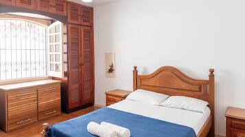 Apartamento básico | 2 quartos, Wi-Fi de cortesia