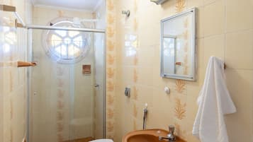Apartamento básico | Banheiro