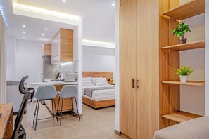 Cortinas/cortinados opacos, ferro/tábua de engomar, Wi-fi grátis