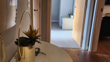 Apartamento Clássico, vista para o pátio | Quartos insonorizados, ferro/tábua de engomar, Wi-fi grátis