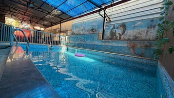 Bar à beira da piscina