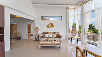 Villa, varanda | Sala de estar
