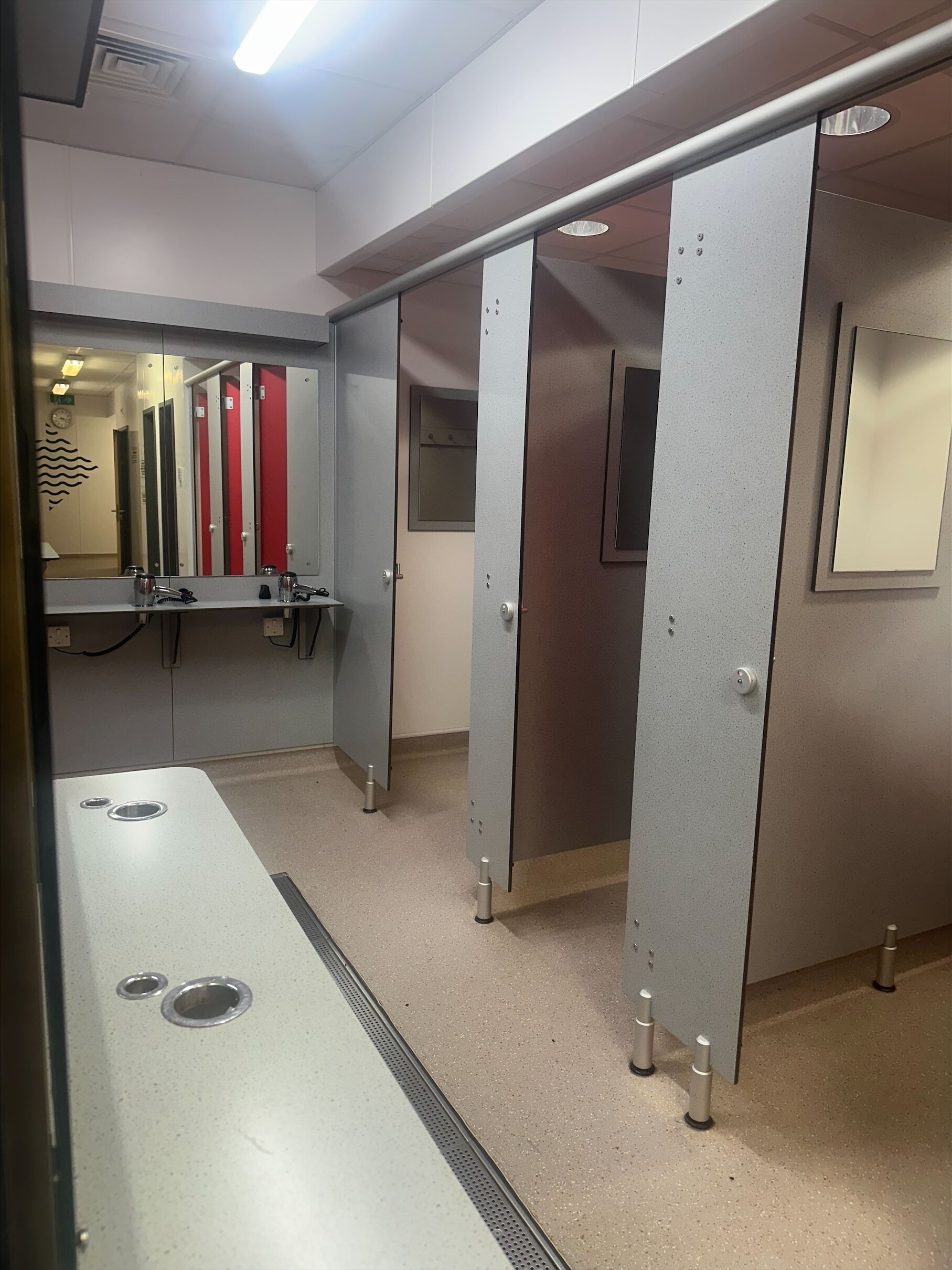 Cabana básico, varanda, vista para o resort | Banheiro | Chuveiro, sabonete, papel higiênico 